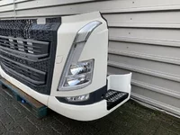 Paragolpes frontal completa Volvo FH4B 82491840 | BAS Parts & Tyres