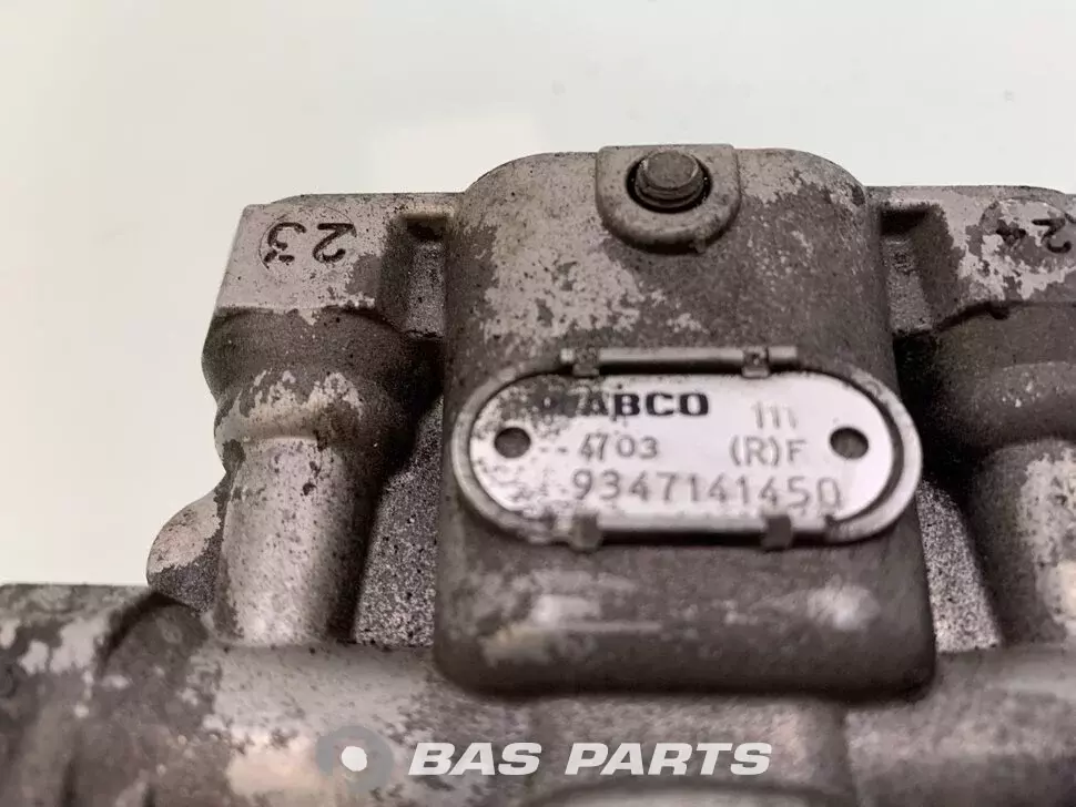 Overflow valve Volvo 20382310 | BAS Parts & Tyres