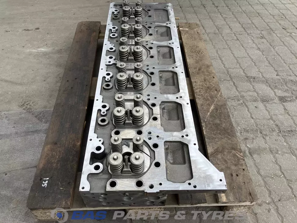 Cylinderhead Volvo D16 20853649 | BAS Parts & Tyres