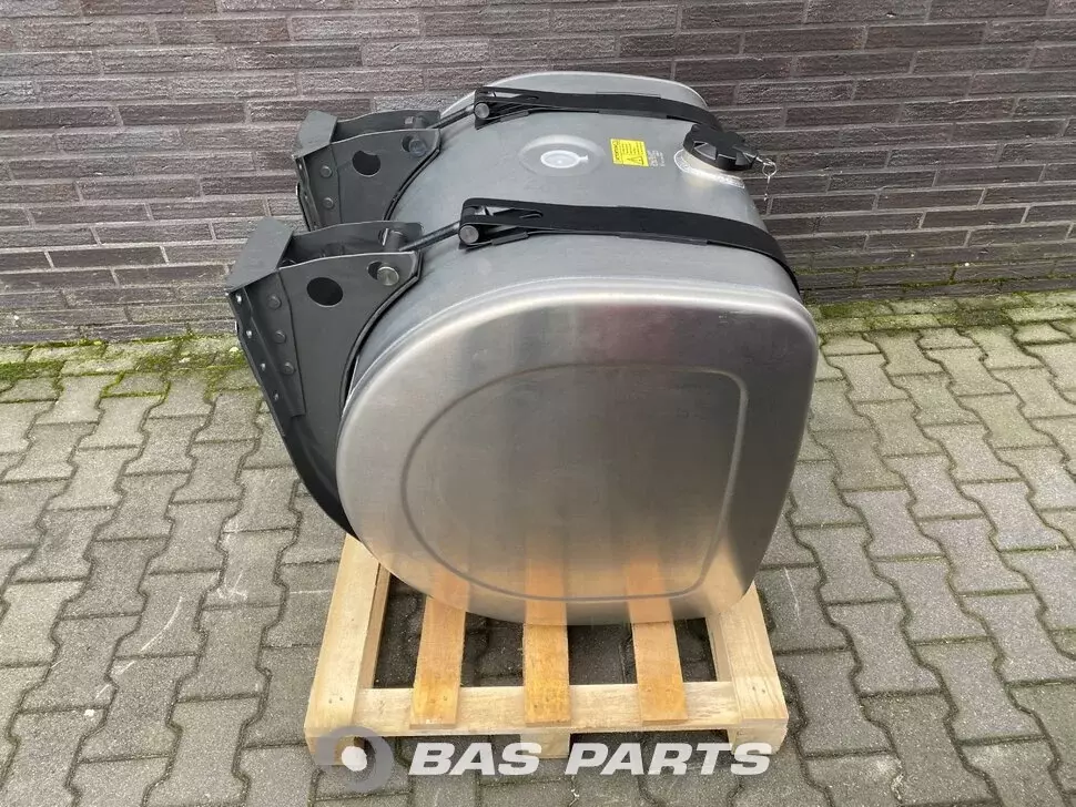 Fuel tank Volvo 330 Liter 21516445 | BAS Parts & Tyres