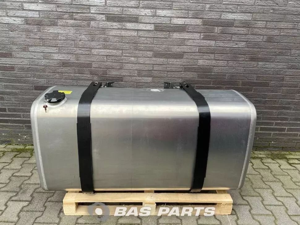 Fuel tank Volvo 570 Liter 20367141 | BAS Parts & Tyres