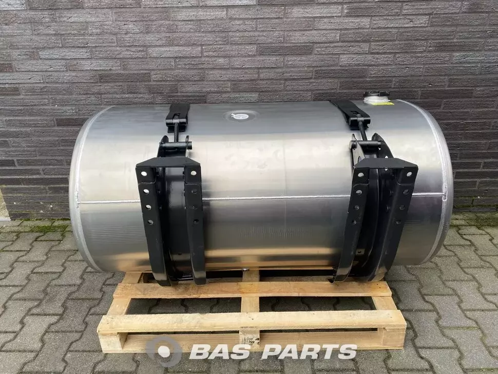 Fuel tank Volvo 570 Liter 20367141 | BAS Parts & Tyres