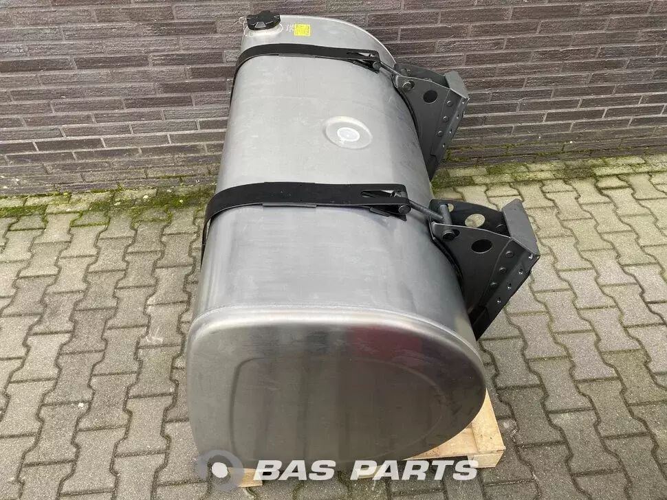 Fuel tank Volvo 570 Liter 20367141 | BAS Parts & Tyres