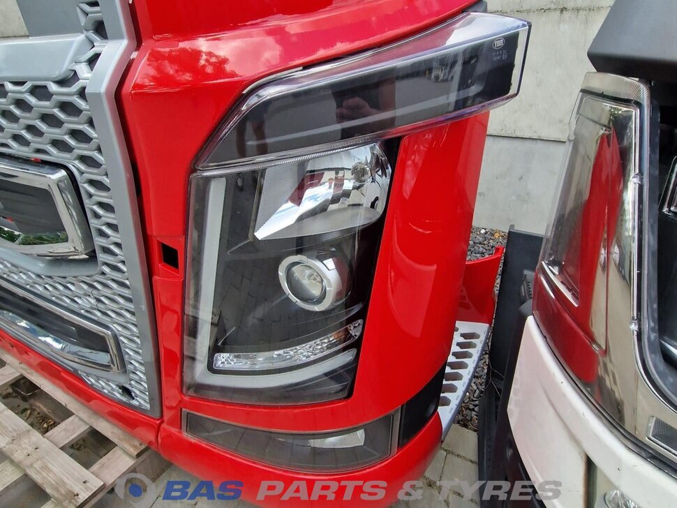 Front bumper complete Volvo FH16 (FH4) 82491842 82491842, 82907355 ...