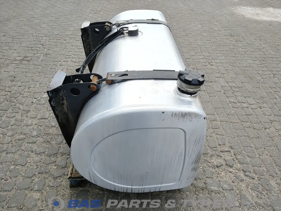 Fuel tank Renault 610 Liter G0000171 | BAS Parts & Tyres