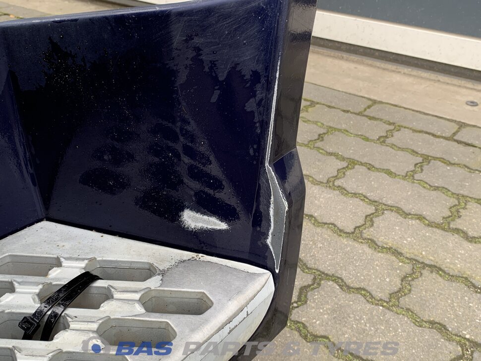 Front bumper complete Volvo FH4 82208512 82208512, 21221129, 84049560 ...