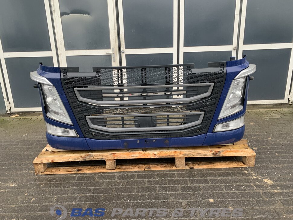 Front bumper complete Volvo FH4 82137660 82137660, 82090733, 84049560 ...