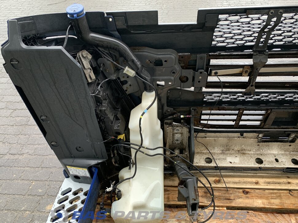 Front bumper complete Volvo FH4 82137660 82137660, 82090733, 84049560 ...