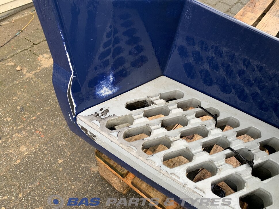 Front bumper complete Volvo FH4 82137660 82137660, 82090733, 84049560 ...