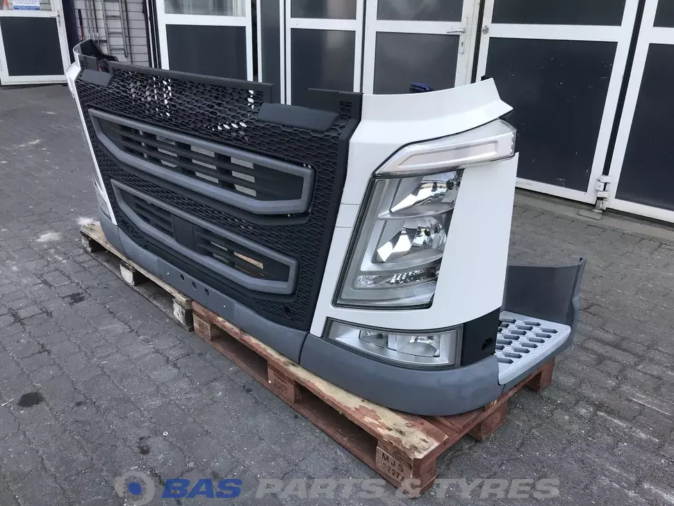 Bumper Volvo FH4 21221133 | BAS Parts & Tyres