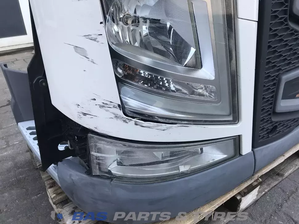Bumper Volvo FH4 21221133 | BAS Parts & Tyres