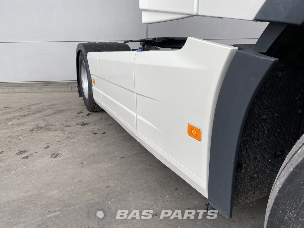 مجموعة تنورة جانبية Volvo FH4 82462183 82462183, 82454538, 82237923 ...