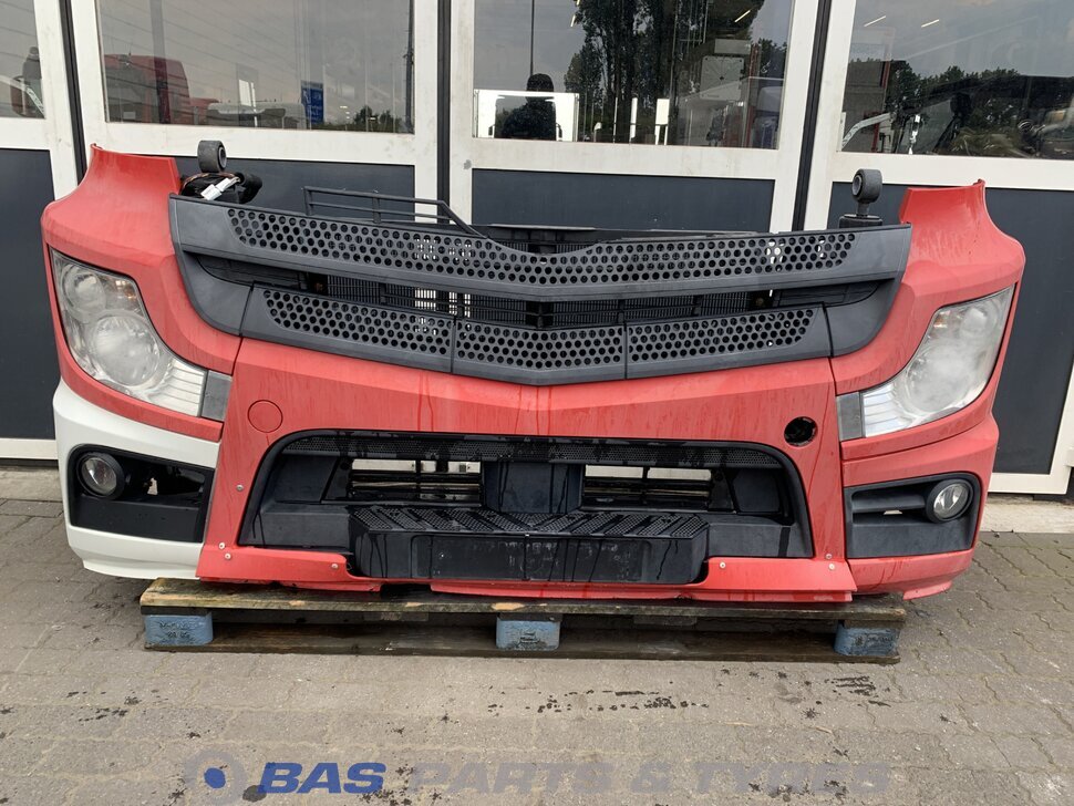 Przedni zderzak kompletny Mercedes Actros MP4 A 960 310 23 22 A 960 310 ...