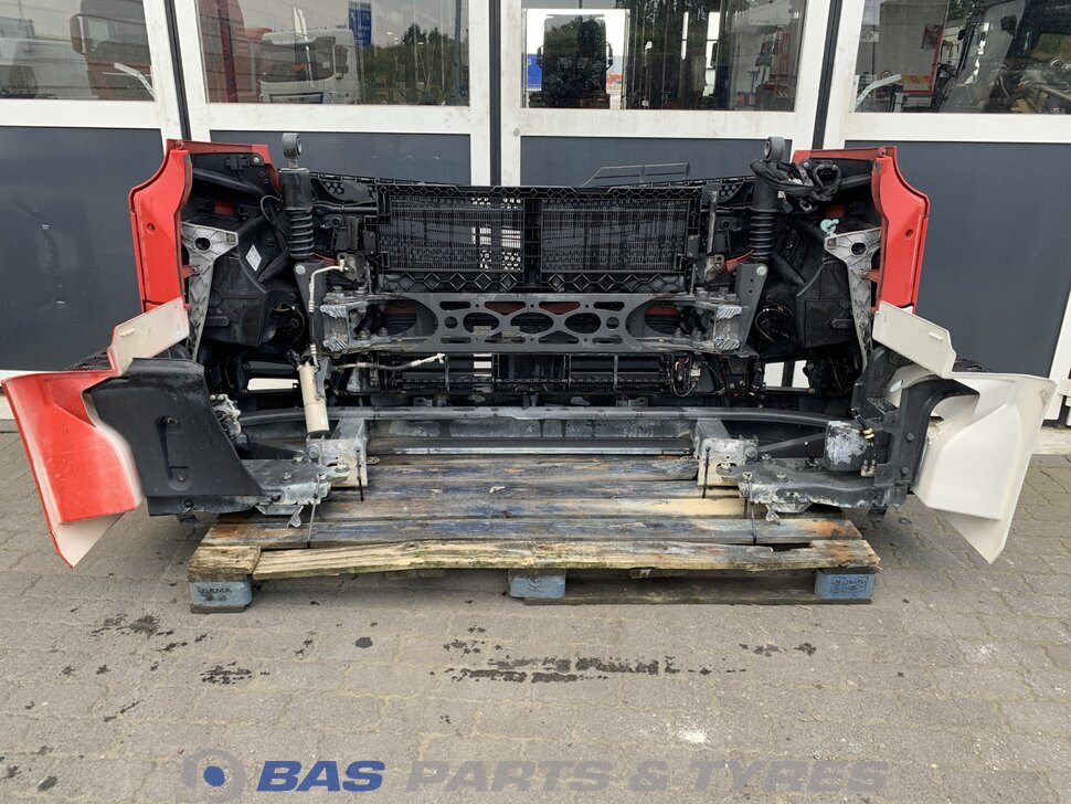 Przedni zderzak kompletny Mercedes Actros MP4 A 960 310 23 22 A 960 310 ...